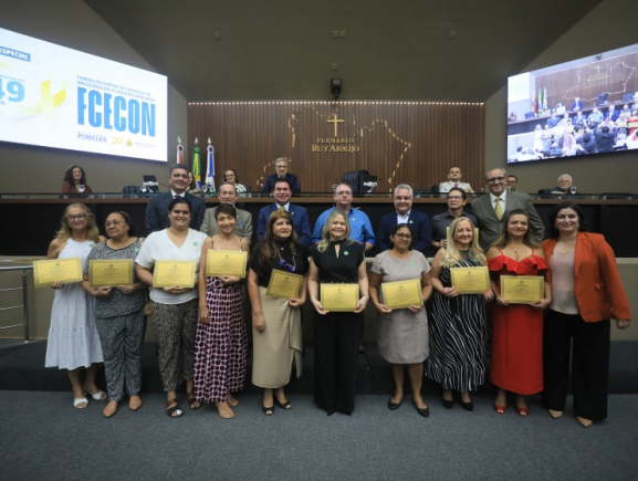 FCecon é homenageada na Aleam por seus 49 anos de serviços à população ...
